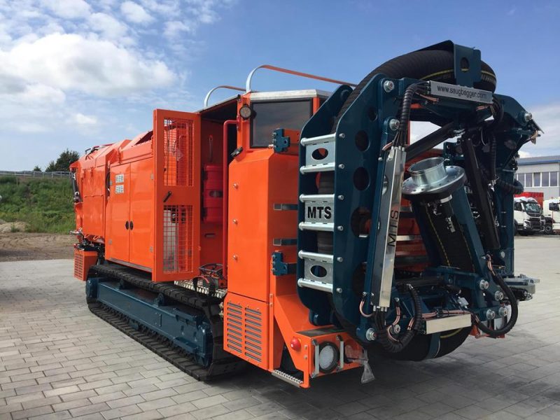 First Tracked RRV Suction Excavator - Mammoth MTS